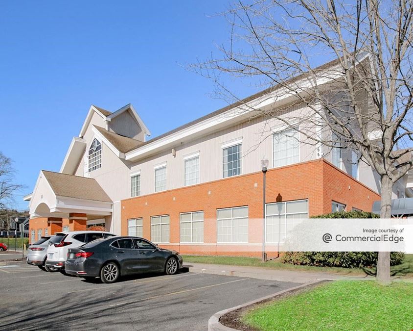 100 Simsbury Road, Avon, CT 06001 | CommercialSearch.com